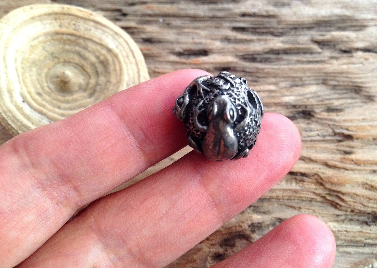 124-Green Girl Studios Gecko Ball – GreenGirlStudios