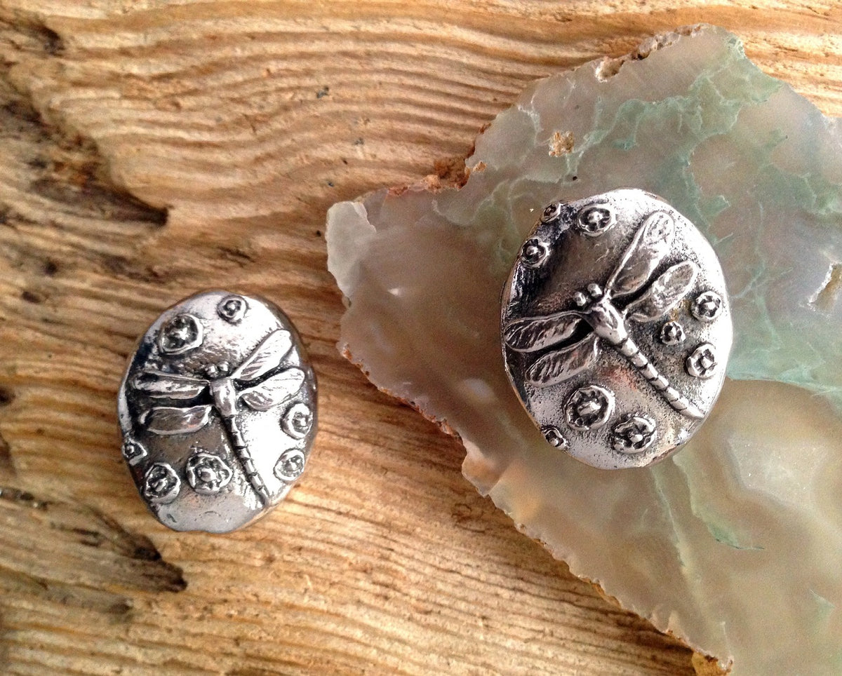 245-Green Girl Studios Dragonfly Pebble – GreenGirlStudios