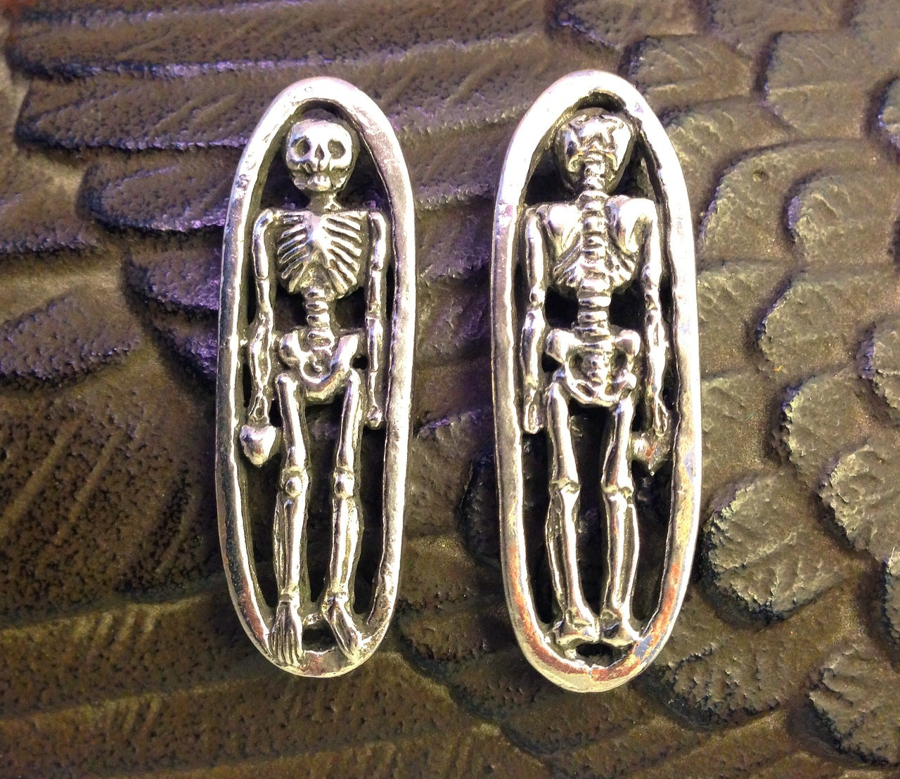 484-Green Girl Studios Skeleton Link – GreenGirlStudios