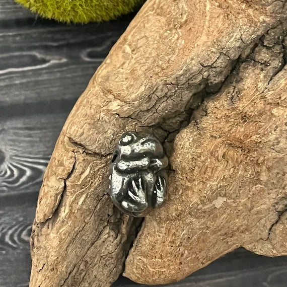 733--Small Toad Friend Bead – GreenGirlStudios
